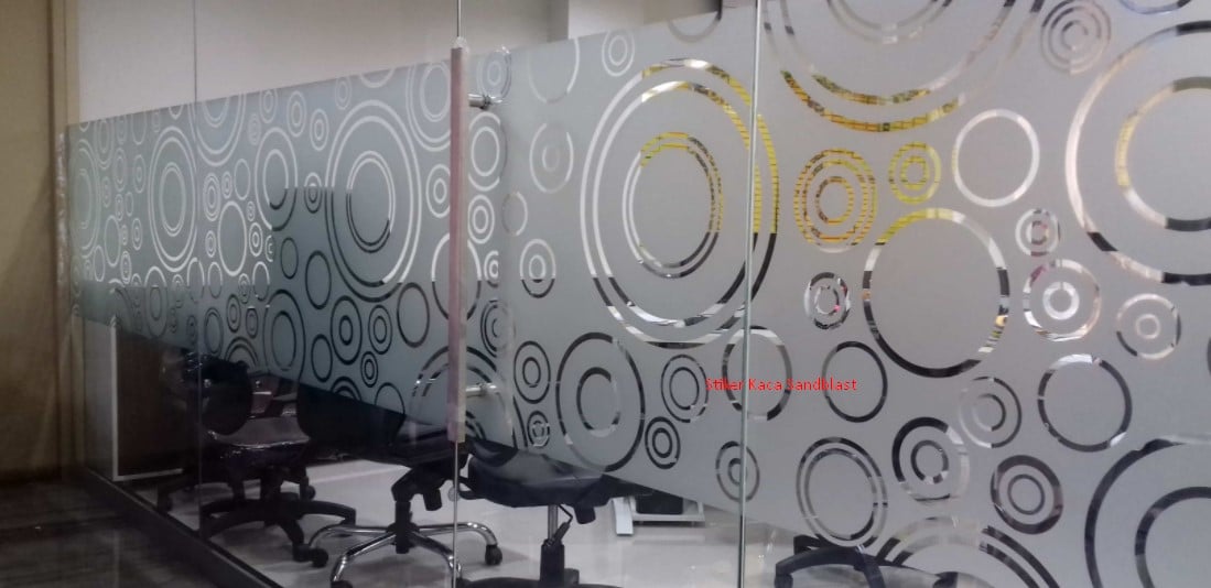 Harga Jenis-Jenis Stiker Kaca dan Cara Memasangnya - Jasa Pasang Gorden